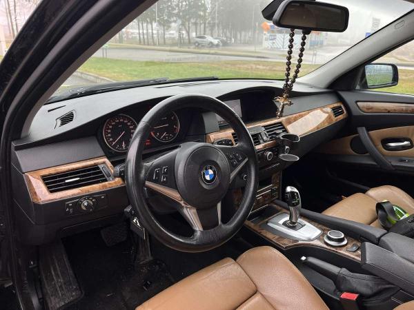 Melns BMW 520 2008 Viļņa, ar dzinēja tilpumu 2.00 L un nobraukumu 402 tūkst. km par 4500 €, foto 7 vietnē AUTOMOTO.COM.LV