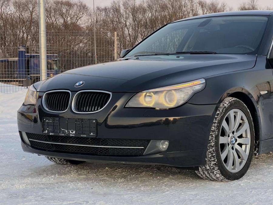 Black BMW 520 2008 in Taurage, with an engine capacity of 2.00 L and mileage of 280 thousand km for 4700 €, photo 2 on AUTOMOTO.COM.LV