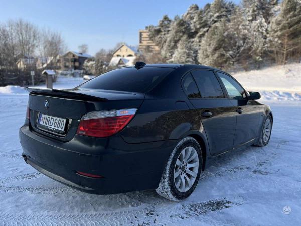 Melns BMW 520 2008 Viļņa, ar dzinēja tilpumu 2.00 L un nobraukumu 390 tūkst. km par 4900 €, foto 4 vietnē AUTOMOTO.COM.LV