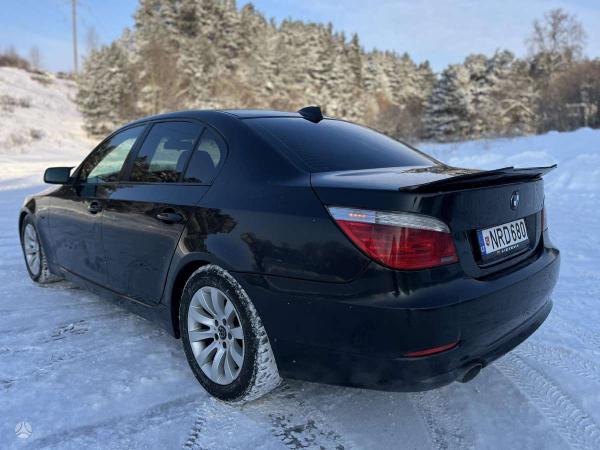 Melns BMW 520 2008 Viļņa, ar dzinēja tilpumu 2.00 L un nobraukumu 390 tūkst. km par 4900 €, foto 6 vietnē AUTOMOTO.COM.LV