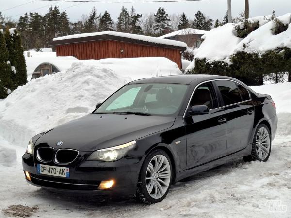 Black BMW 520 2008 in Telschi, with an engine capacity of 2.00 L and mileage of 239 thousand km for 4450 €, photo 4 on AUTOMOTO.COM.LV