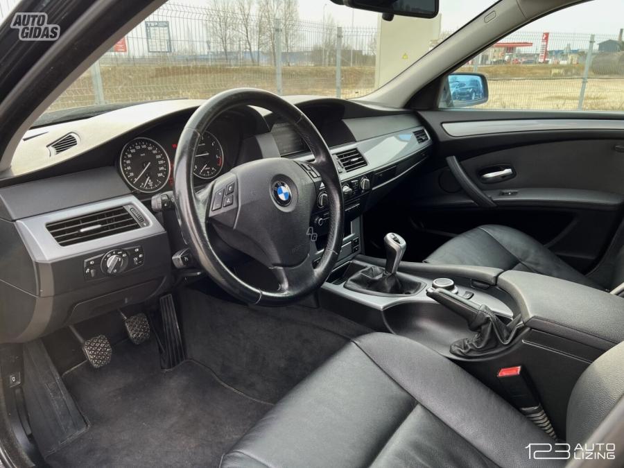 Melns BMW 520 2008 Tauragė, ar dzinēja tilpumu 2.00 L un nobraukumu 280 tūkst. km par 4600 €, foto 13 vietnē AUTOMOTO.COM.LV