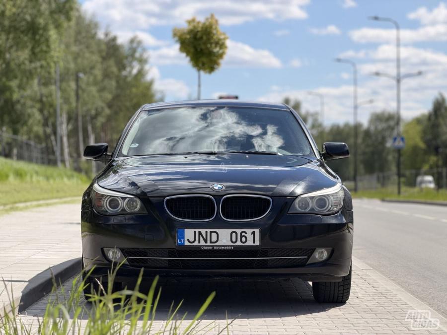 Black BMW 520 2008 in Vilnius, with an engine capacity of 2.00 L and mileage of 230 thousand km for 3290 €, photo 3 on AUTOMOTO.COM.LV