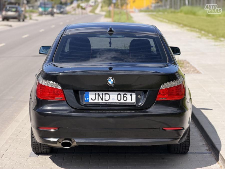 Black BMW 520 2008 in Vilnius, with an engine capacity of 2.00 L and mileage of 230 thousand km for 3290 €, photo 12 on AUTOMOTO.COM.LV