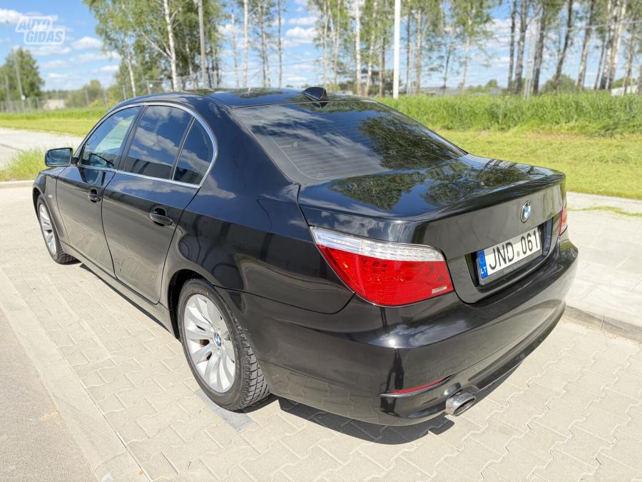 Black BMW 520 2008 in Vilnius, with an engine capacity of 2.00 L and mileage of 230 thousand km for 3290 €, photo 13 on AUTOMOTO.COM.LV