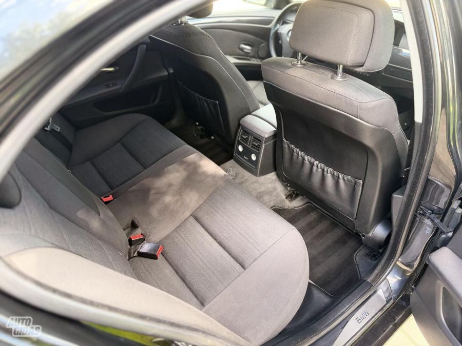 Black BMW 520 2008 in Vilnius, with an engine capacity of 2.00 L and mileage of 230 thousand km for 3290 €, photo 33 on AUTOMOTO.COM.LV