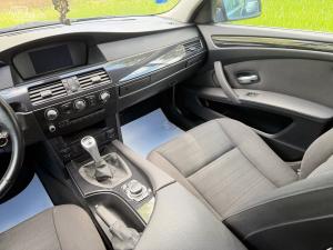 Black BMW 520 2008 in Vilnius, with an engine capacity of 2.00 L and mileage of 230 thousand km for 3150 €, photo 29 on AUTOMOTO.COM.LV
