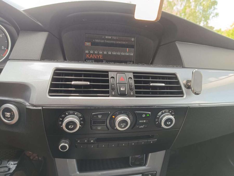 Black BMW 520 2008 in Vilkaviskis, with an engine capacity of 2.00 L and mileage of 260 thousand km for 4950 €, photo 8 on AUTOMOTO.COM.LV