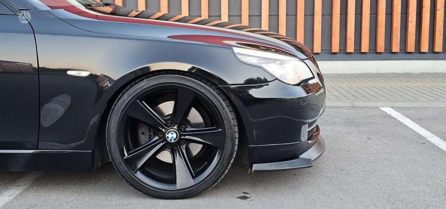Melns BMW 520 2008 Klaipėda, ar dzinēja tilpumu 2.00 L un nobraukumu 268 tūkst. km par 6799 €, foto 14 vietnē AUTOMOTO.COM.LV