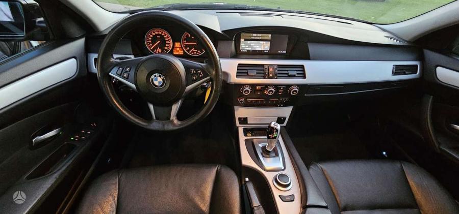 Melns BMW 520 2008 Klaipėda, ar dzinēja tilpumu 2.00 L un nobraukumu 268 tūkst. km par 6799 €, foto 19 vietnē AUTOMOTO.COM.LV