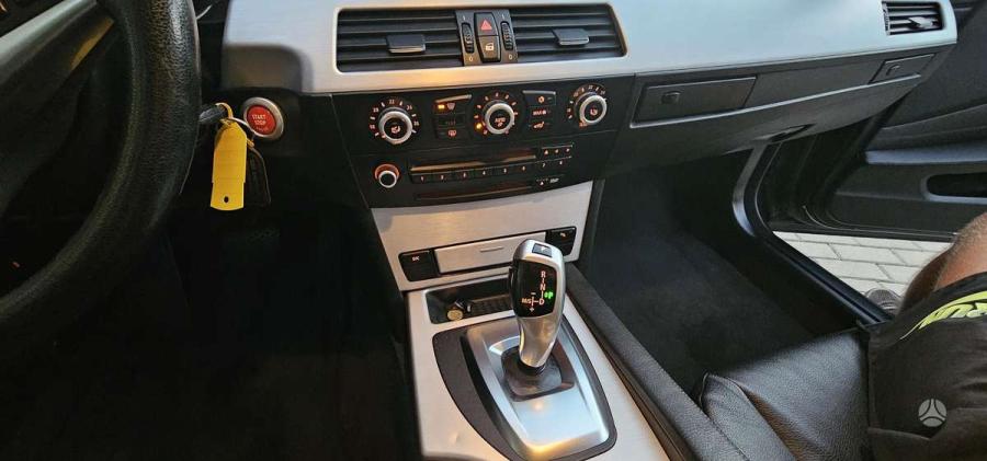 Melns BMW 520 2008 Klaipėda, ar dzinēja tilpumu 2.00 L un nobraukumu 268 tūkst. km par 6799 €, foto 23 vietnē AUTOMOTO.COM.LV