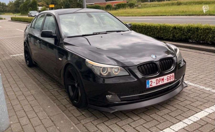 Melns BMW 520 2008 Klaipėda, ar dzinēja tilpumu 2.00 L un nobraukumu 268 tūkst. km par 6799 €, foto 30 vietnē AUTOMOTO.COM.LV