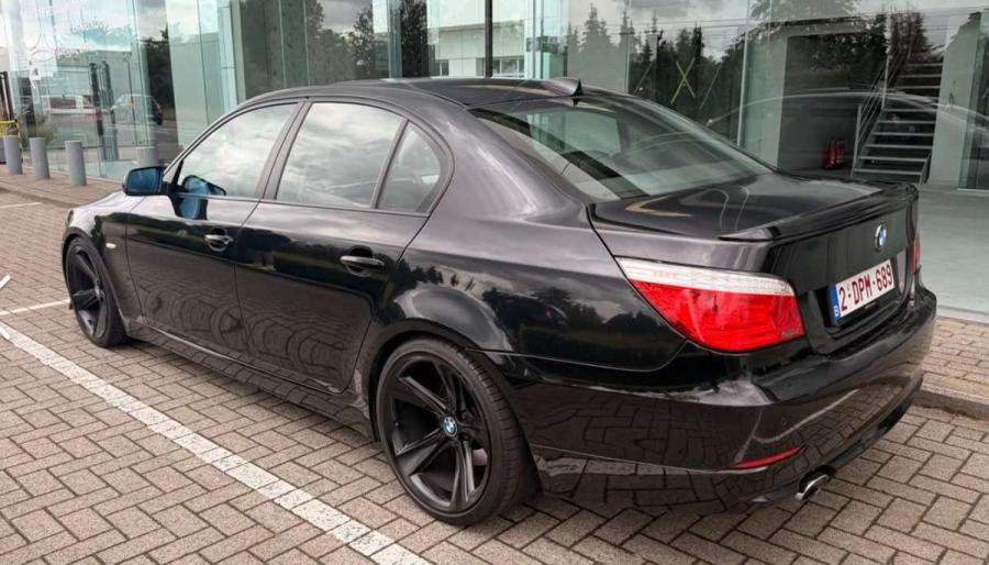 Melns BMW 520 2008 Klaipėda, ar dzinēja tilpumu 2.00 L un nobraukumu 268 tūkst. km par 6799 €, foto 31 vietnē AUTOMOTO.COM.LV