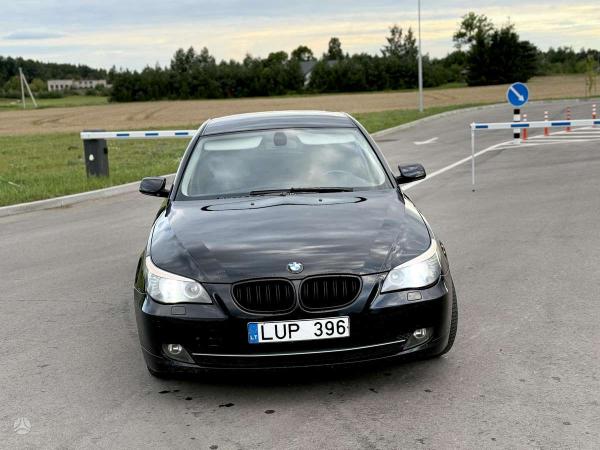 Black BMW 520 2008 in Radviliskis, with an engine capacity of 2.00 L and mileage of 329 thousand km for 3900 €, photo 8 on AUTOMOTO.COM.LV