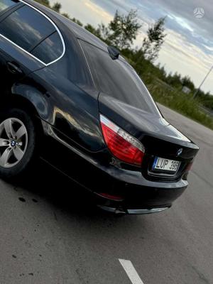 Melns BMW 520 2008 Radviliškis, ar dzinēja tilpumu 2.00 L un nobraukumu 329 tūkst. km par 3900 €, foto 11 vietnē AUTOMOTO.COM.LV
