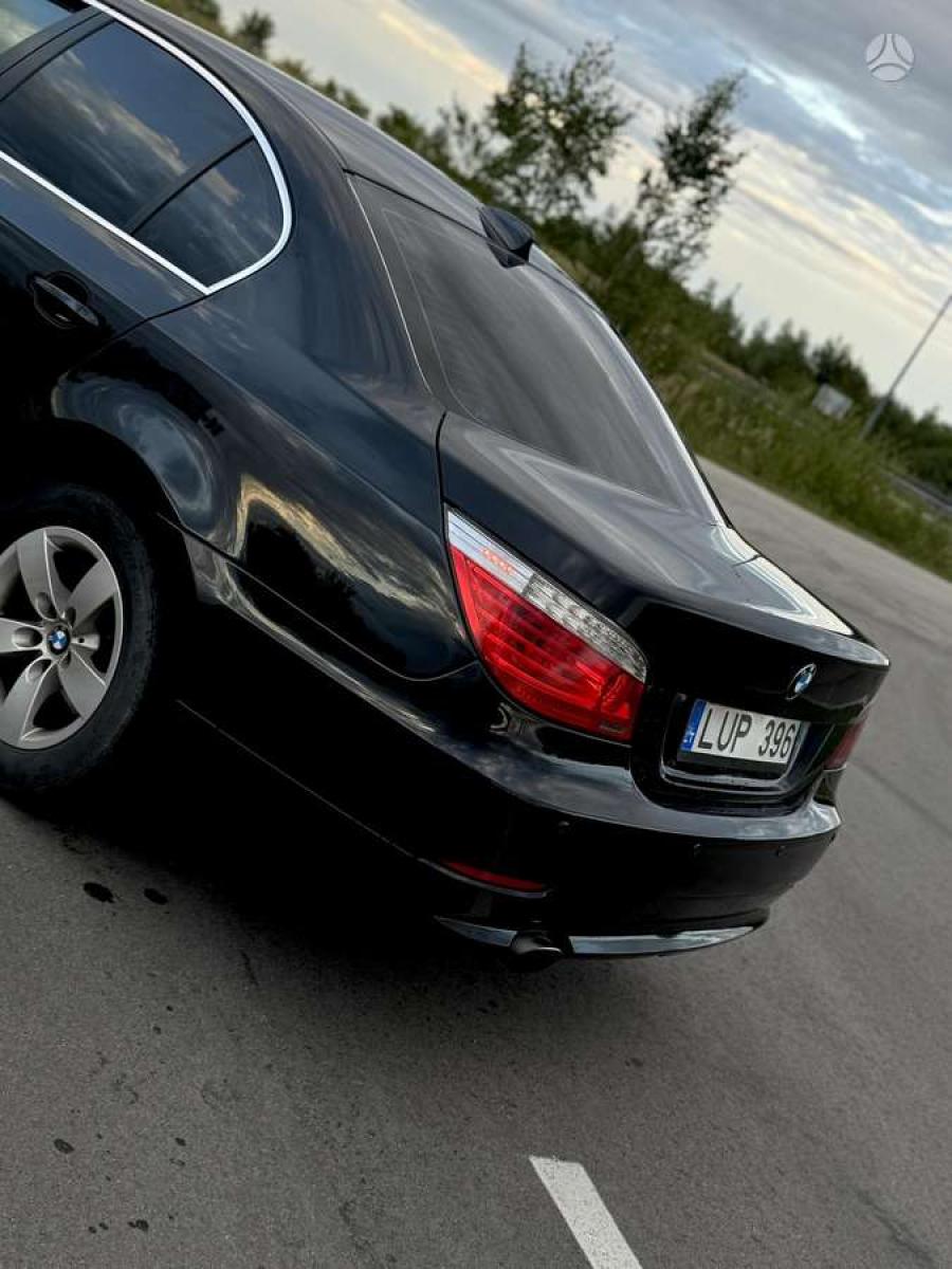 Melns BMW 520 2008 Radviliškis, ar dzinēja tilpumu 2.00 L un nobraukumu 329 tūkst. km par 3900 €, foto 11 vietnē AUTOMOTO.COM.LV
