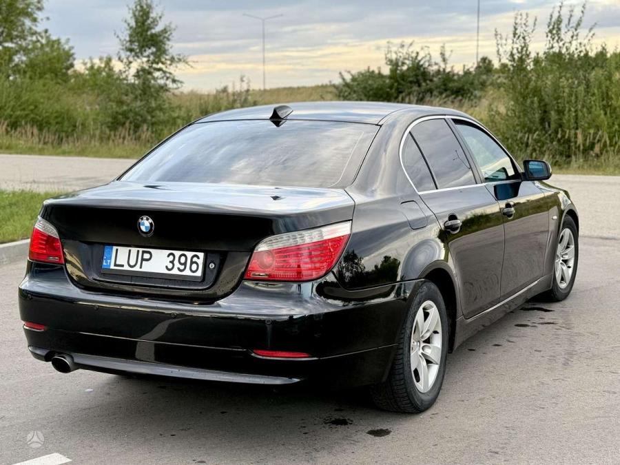 Melns BMW 520 2008 Radviliškis, ar dzinēja tilpumu 2.00 L un nobraukumu 329 tūkst. km par 3900 €, foto 12 vietnē AUTOMOTO.COM.LV