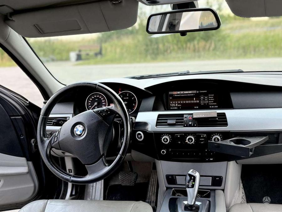 Melns BMW 520 2008 Radviliškis, ar dzinēja tilpumu 2.00 L un nobraukumu 329 tūkst. km par 3900 €, foto 15 vietnē AUTOMOTO.COM.LV