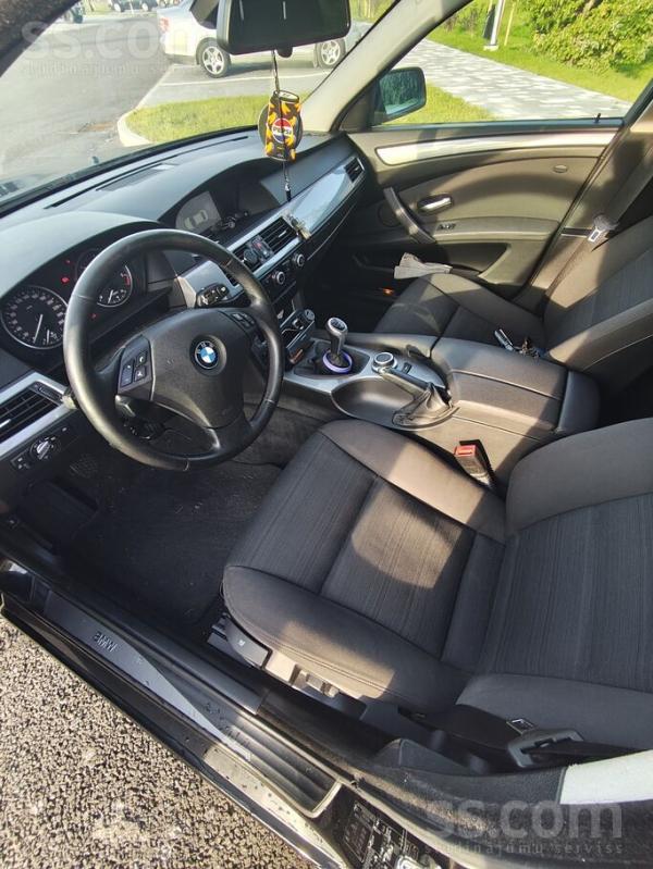 Melns BMW 520 2008 Jelgava, ar dzinēja tilpumu 2.00 L un nobraukumu 380 tūkst. km par 4350 €, foto 5 vietnē AUTOMOTO.COM.LV