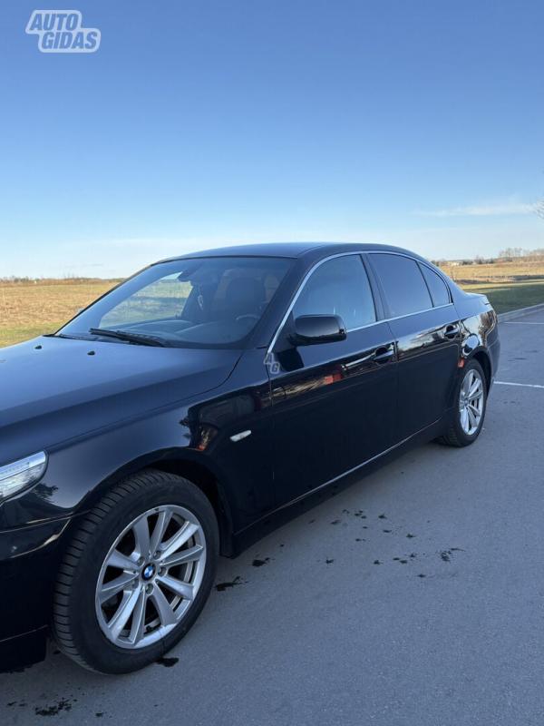 Black BMW 520 2009 in Plunge, with an engine capacity of 2.00 L and mileage of 288 thousand km for 3600 €, photo 5 on AUTOMOTO.COM.LV