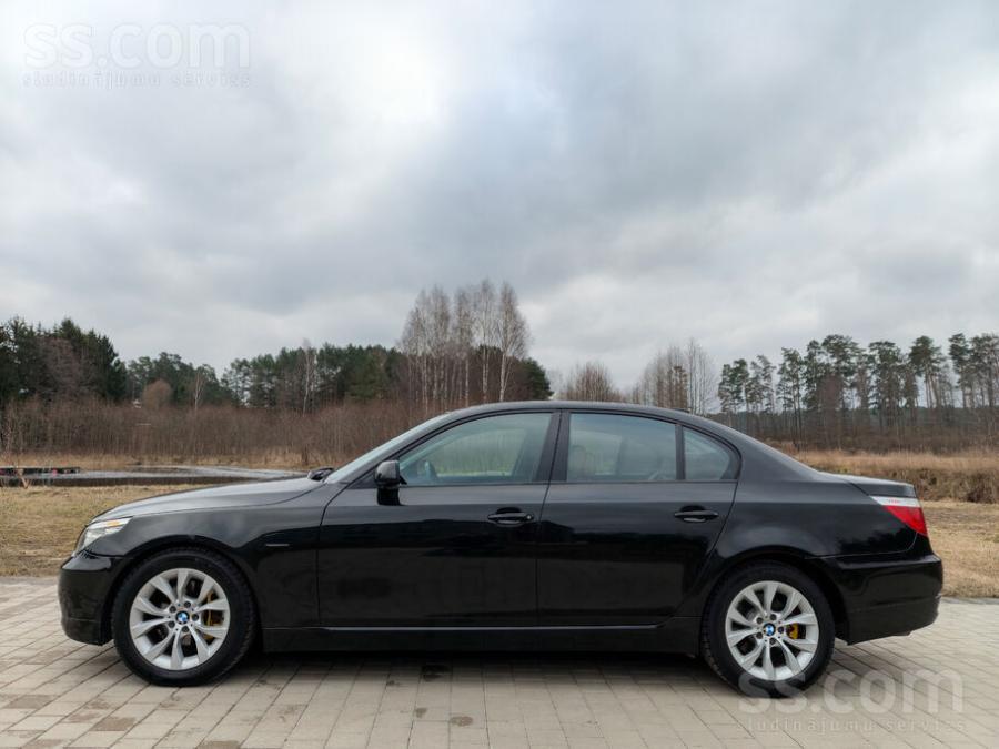 Melns BMW 520 2009 Rīga, ar dzinēja tilpumu 2.00 L un nobraukumu 326 tūkst. km par 4900 €, foto 12 vietnē AUTOMOTO.COM.LV