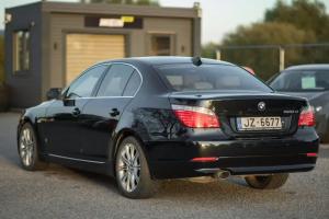 Melns BMW 520 2009 Liepāja, ar dzinēja tilpumu 2.00 L un nobraukumu 234 tūkst. km par 5750 €, foto 4 vietnē AUTOMOTO.COM.LV