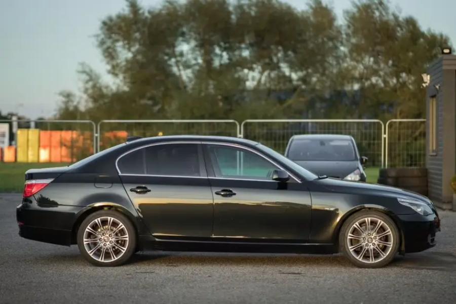 Melns BMW 520 2009 Liepāja, ar dzinēja tilpumu 2.00 L un nobraukumu 234 tūkst. km par 5750 €, foto 7 vietnē AUTOMOTO.COM.LV