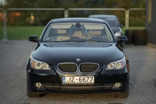 Black BMW 520 2009 in Liepaja, with an engine capacity of 2.00 L and mileage of 234 thousand km for 5750 €, photo 8 on AUTOMOTO.COM.LV