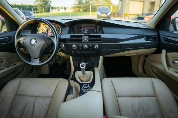 Black BMW 520 2009 in Liepaja, with an engine capacity of 2.00 L and mileage of 234 thousand km for 5750 €, photo 9 on AUTOMOTO.COM.LV