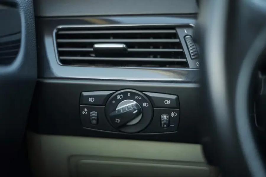 Melns BMW 520 2009 Liepāja, ar dzinēja tilpumu 2.00 L un nobraukumu 234 tūkst. km par 5750 €, foto 21 vietnē AUTOMOTO.COM.LV