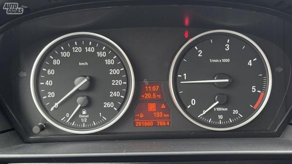 Black BMW 520 2009 in Marijampole, with an engine capacity of 2.00 L and mileage of 292 thousand km for 5250 €, photo 11 on AUTOMOTO.COM.LV