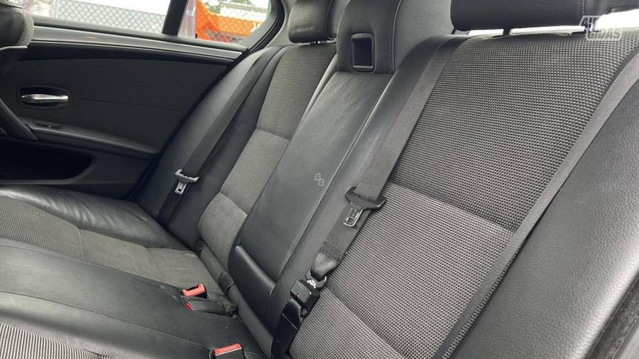 Black BMW 520 2009 in Marijampole, with an engine capacity of 2.00 L and mileage of 292 thousand km for 5250 €, photo 21 on AUTOMOTO.COM.LV