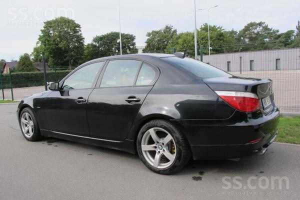 Melns BMW 520 2009 Jūrmala, ar dzinēja tilpumu 2.00 L un nobraukumu 327 tūkst. km par 4400 €, foto 3 vietnē AUTOMOTO.COM.LV
