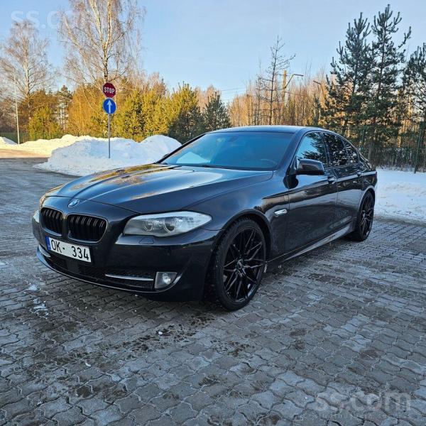 Black BMW 520 2010 in Riga, with an engine capacity of 2.00 L and mileage of 0 thousand km for 10750 €, photo 1 on AUTOMOTO.COM.LV