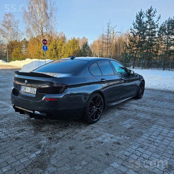 Black BMW 520 2010 in Riga, with an engine capacity of 2.00 L and mileage of 0 thousand km for 10750 €, photo 8 on AUTOMOTO.COM.LV