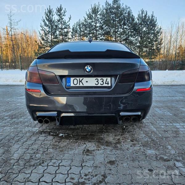 Black BMW 520 2010 in Riga, with an engine capacity of 2.00 L and mileage of 0 thousand km for 10750 €, photo 9 on AUTOMOTO.COM.LV