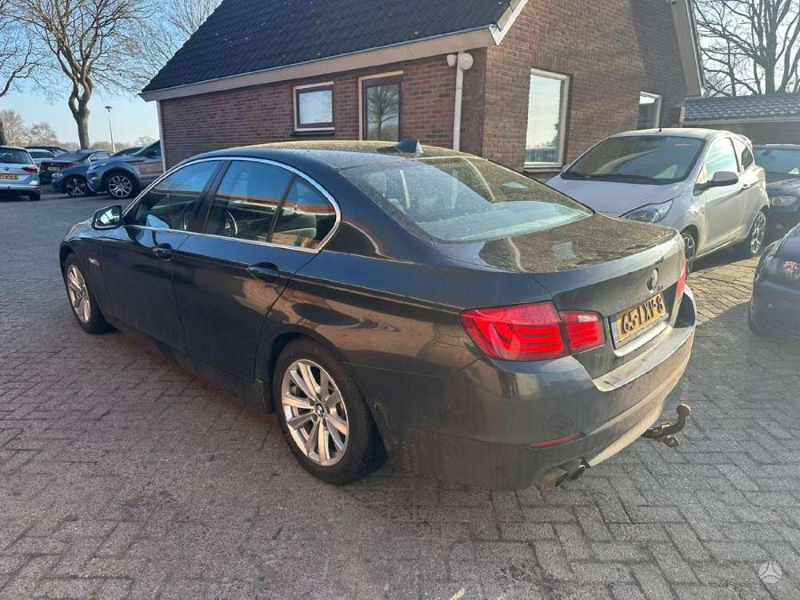Melns BMW 520 2010 Kauņa, ar dzinēja tilpumu 2.00 L un nobraukumu 345 tūkst. km par 6750 €, foto 3 vietnē AUTOMOTO.COM.LV