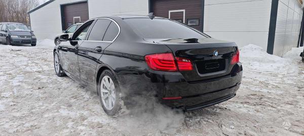 Black BMW 520 2010 in Utena, with an engine capacity of 2.00 L and mileage of 251 thousand km for 7990 €, photo 8 on AUTOMOTO.COM.LV