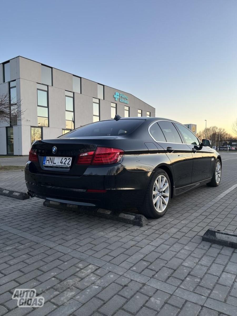 Melns BMW 520 2010 Kauņa, ar dzinēja tilpumu 2.00 L un nobraukumu 279 tūkst. km par 9500 €, foto 1 vietnē AUTOMOTO.COM.LV