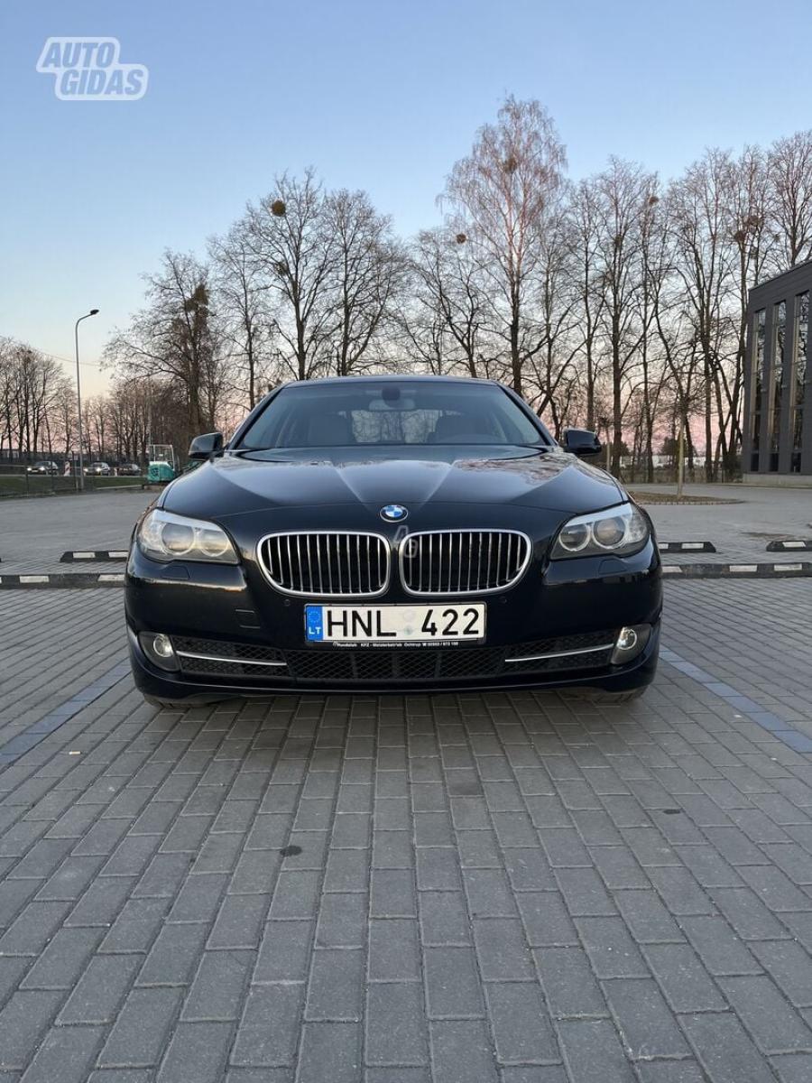 Melns BMW 520 2010 Kauņa, ar dzinēja tilpumu 2.00 L un nobraukumu 279 tūkst. km par 9500 €, foto 4 vietnē AUTOMOTO.COM.LV