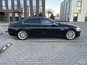 Melns BMW 520 2010 Kauņa, ar dzinēja tilpumu 2.00 L un nobraukumu 279 tūkst. km par 9500 €, foto 5 vietnē AUTOMOTO.COM.LV