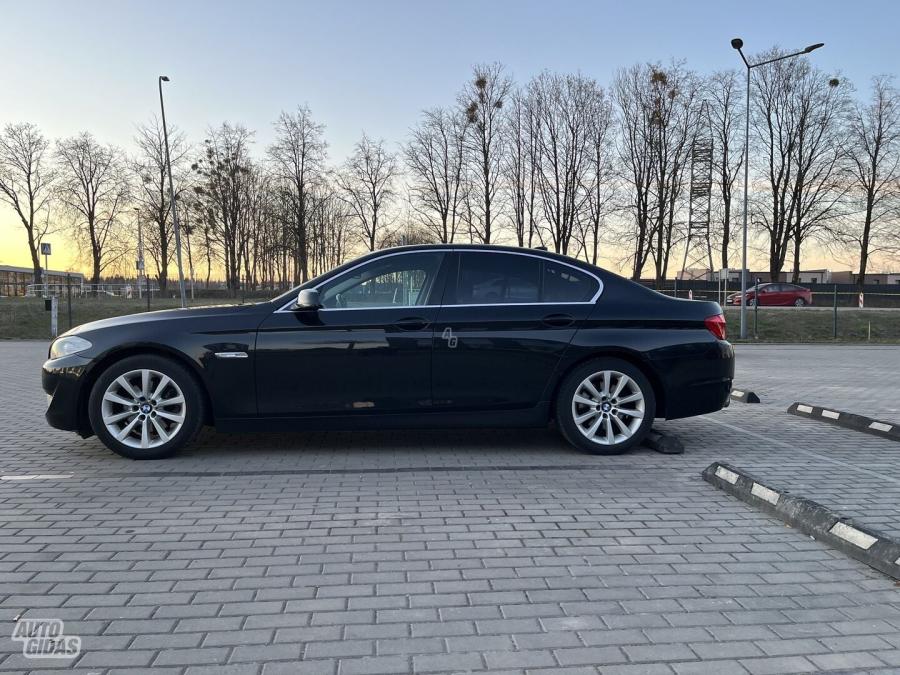 Melns BMW 520 2010 Kauņa, ar dzinēja tilpumu 2.00 L un nobraukumu 279 tūkst. km par 9500 €, foto 6 vietnē AUTOMOTO.COM.LV