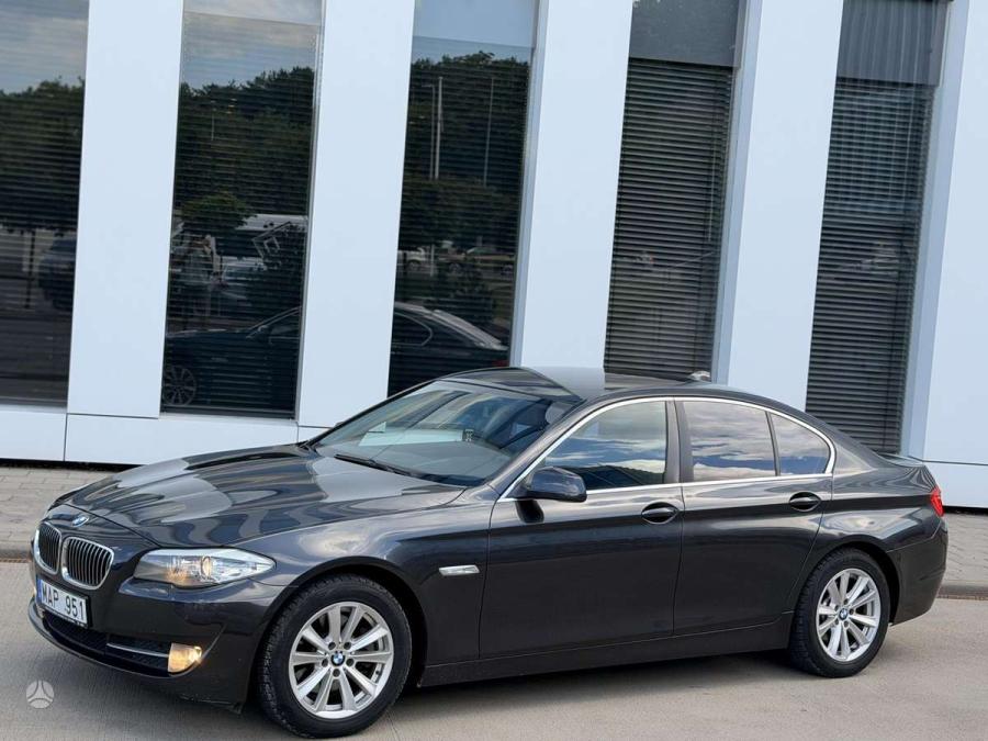 Melns BMW 520 2010 Viļņa, ar dzinēja tilpumu 2.00 L un nobraukumu 311 tūkst. km par 6300 €, foto 8 vietnē AUTOMOTO.COM.LV