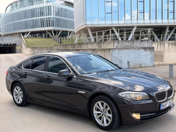 Melns BMW 520 2010 Viļņa, ar dzinēja tilpumu 2.00 L un nobraukumu 311 tūkst. km par 6300 €, foto 8 vietnē AUTOMOTO.COM.LV