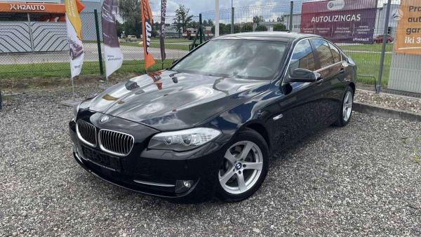 Black BMW 520 2010 in Marijampole, with an engine capacity of 2.00 L and mileage of 264 thousand km for 9200 €, photo 5 on AUTOMOTO.COM.LV