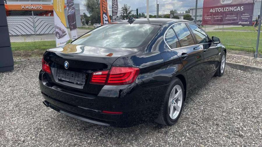 Melns BMW 520 2010 Marijampole, ar dzinēja tilpumu 2.00 L un nobraukumu 264 tūkst. km par 9200 €, foto 12 vietnē AUTOMOTO.COM.LV