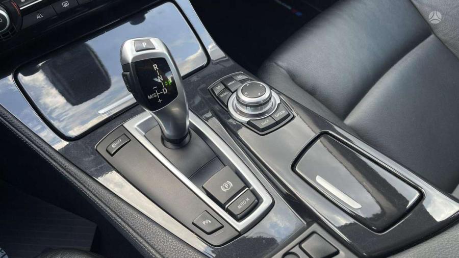 Melns BMW 520 2010 Marijampole, ar dzinēja tilpumu 2.00 L un nobraukumu 264 tūkst. km par 9200 €, foto 25 vietnē AUTOMOTO.COM.LV