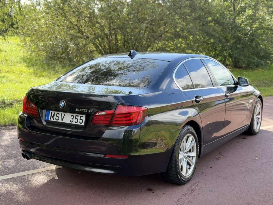 Melns BMW 520 2010 Šauļi, ar dzinēja tilpumu 2.00 L un nobraukumu 318 tūkst. km par 7500 €, foto 5 vietnē AUTOMOTO.COM.LV