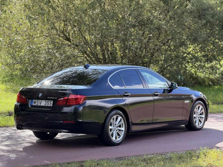 Melns BMW 520 2010 Šauļi, ar dzinēja tilpumu 2.00 L un nobraukumu 318 tūkst. km par 7500 €, foto 6 vietnē AUTOMOTO.COM.LV