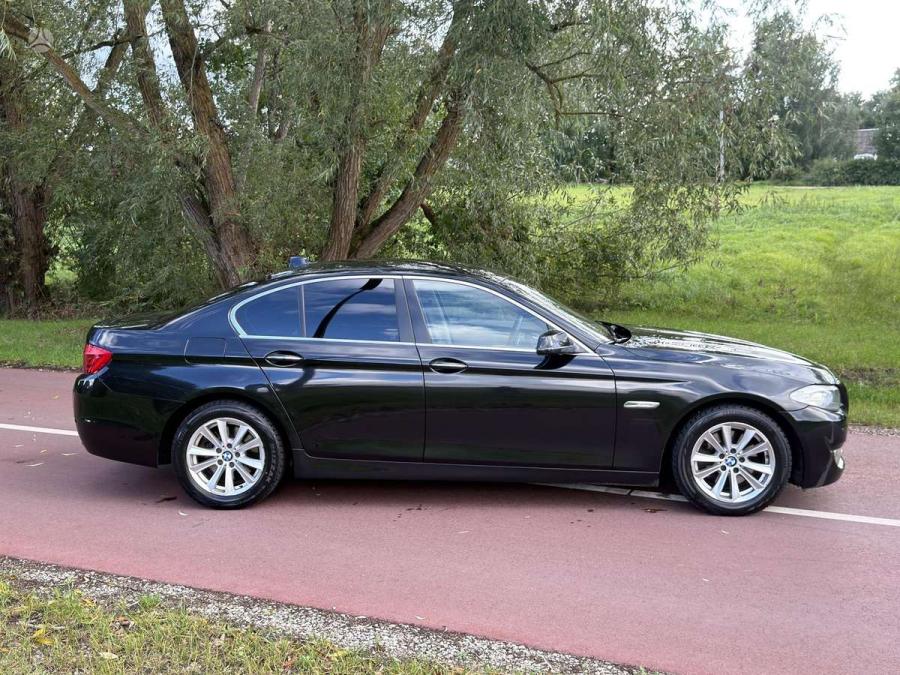 Melns BMW 520 2010 Šauļi, ar dzinēja tilpumu 2.00 L un nobraukumu 318 tūkst. km par 7500 €, foto 7 vietnē AUTOMOTO.COM.LV
